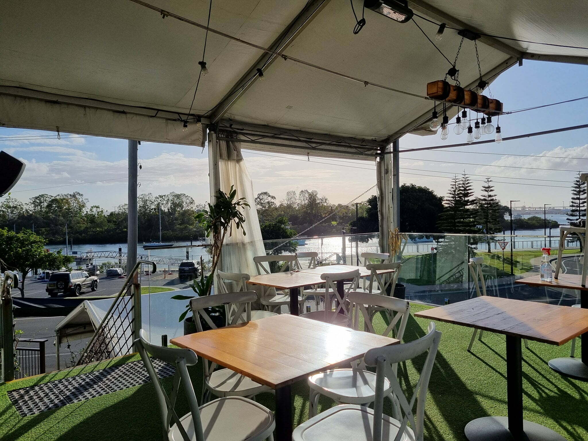 Familia Restaurant Café Gelati - The Gladstone Region